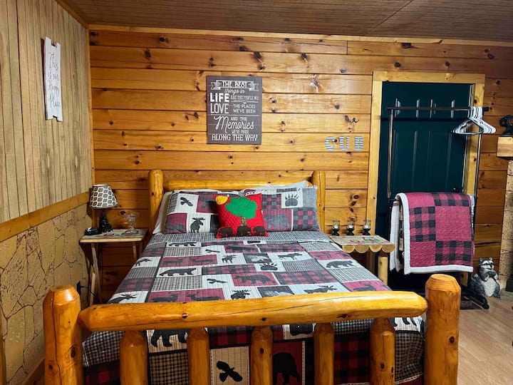Cub Cabin - Lake Alma State Park, Wellston