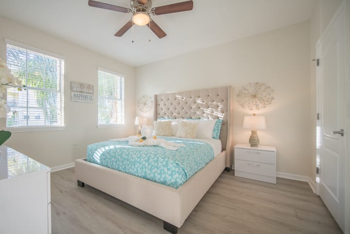 Stunning Sunny Central Condo W/ Pool & Balcony - Celebration, FL