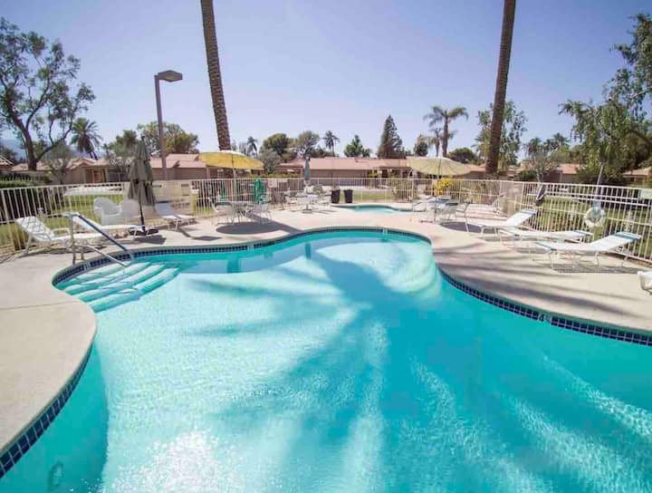 Endearing 2bdrm Condo W/ Pool & Near Coachella - Coachella, CA