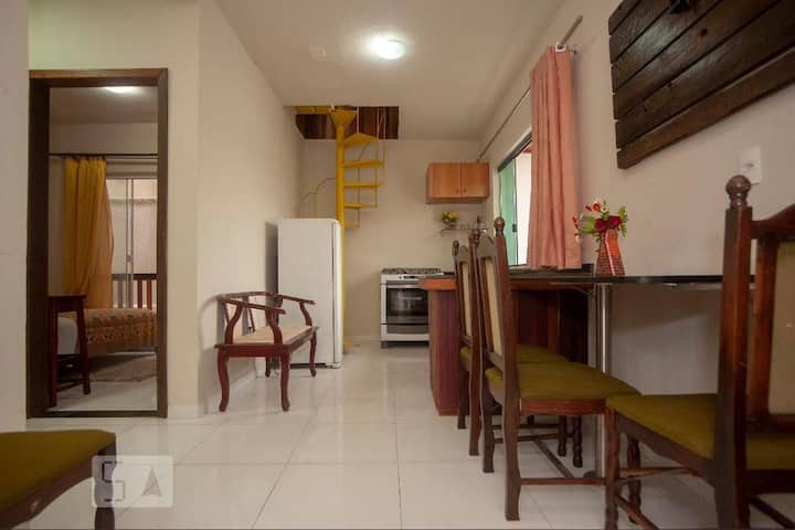 Espaço Inteiro,casa Com 3 Pavimentos,no Tingui, - Curitiba