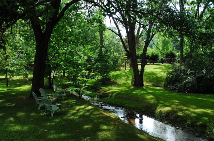 Charming 5 Bedroom Property In Heart Of Abingdon - Abingdon, VA