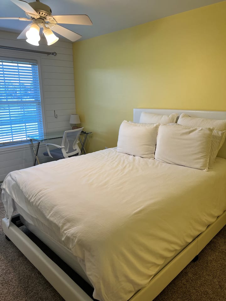 Clean, Modern,safe Private Room Three Min From Onu - Kankakee, IL
