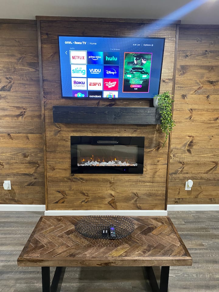 New Modern Farm Style Home With Indoor Fireplace!! - Port Arthur, TX