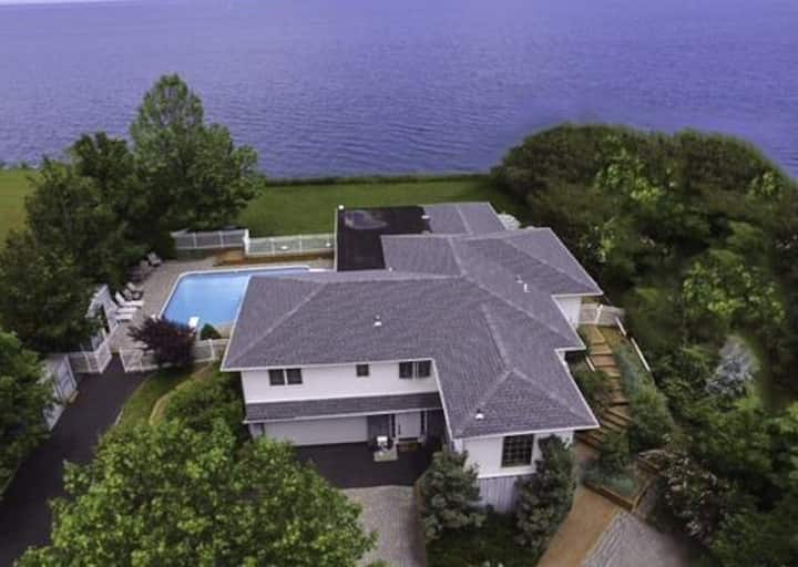 The Seacliff - Waterfront, Pool & Private Beach - Port Jefferson, NY