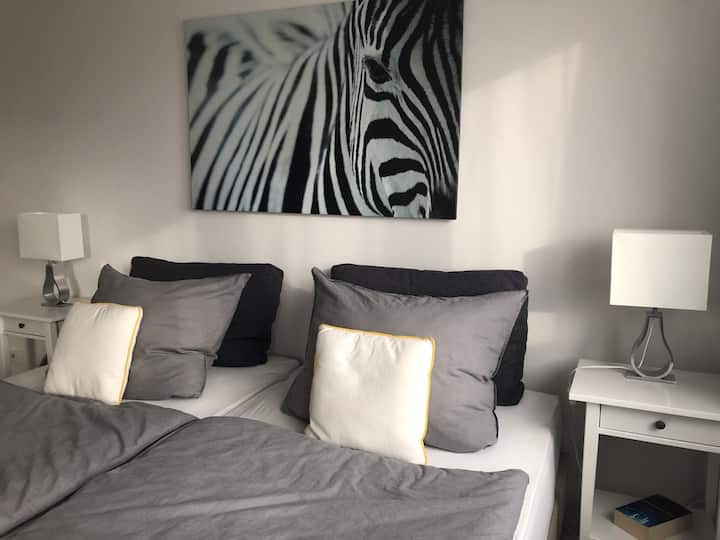 Große, Geschmackvoll Eingerichtete Stadtwohnung - Iserlohn