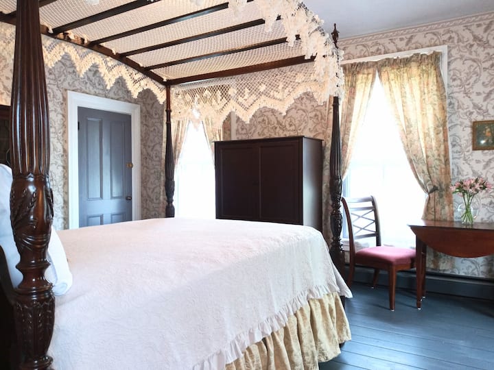 Esme's Accommodation - Rhode Island