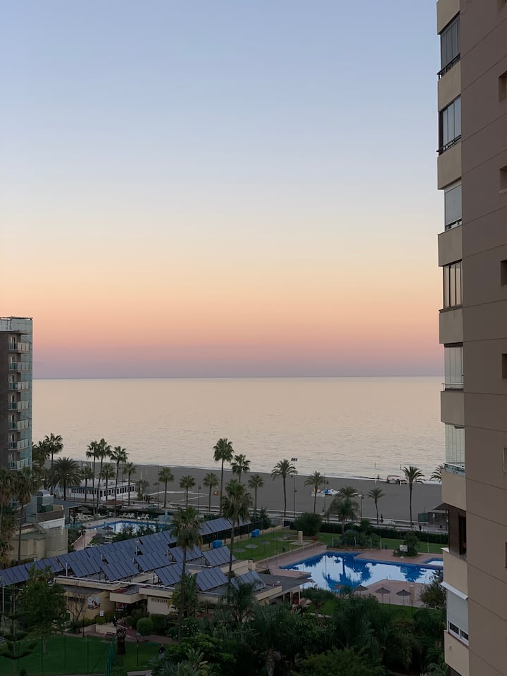 Playamar Apartment - Right At The Beach - Torremolinos
