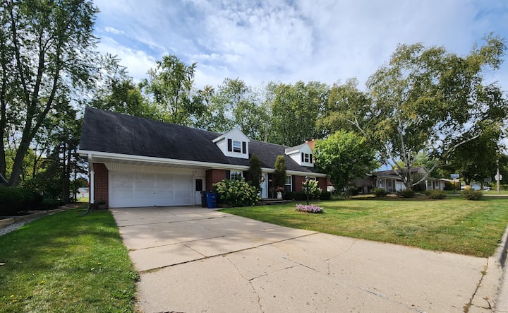 Comfy 4 Bedroom Home Next To Lambeau Field - Green Bay, WI