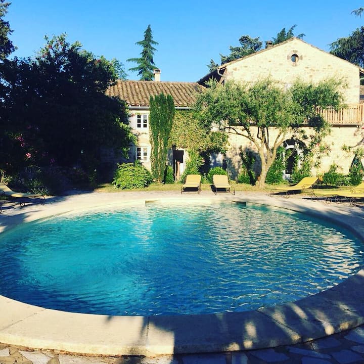 Gîte D'étape/ Viarhôna/ Domaine Pont D'ardèche - Pont-Saint-Esprit