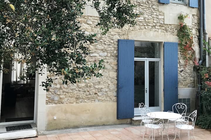 Maison De Famille Avec Jardin à Côté Des Arènes - Nîmes