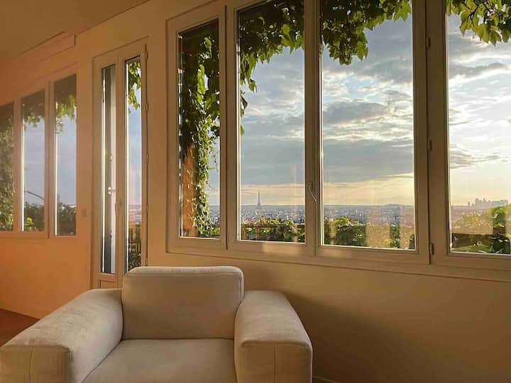 Luxurious Townhouse With Exceptional Views - Paris