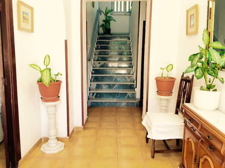 Casa En Zona Residencial Cerca Del Mar - Almería