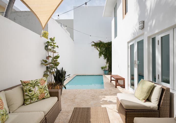 Steps To Beach, 3br/3ba, Own Pool, Parking, Gen - San Juan