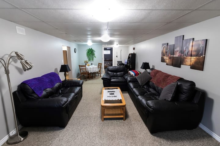 Relax In Sunny Penticton
(City Licensed) - Penticton