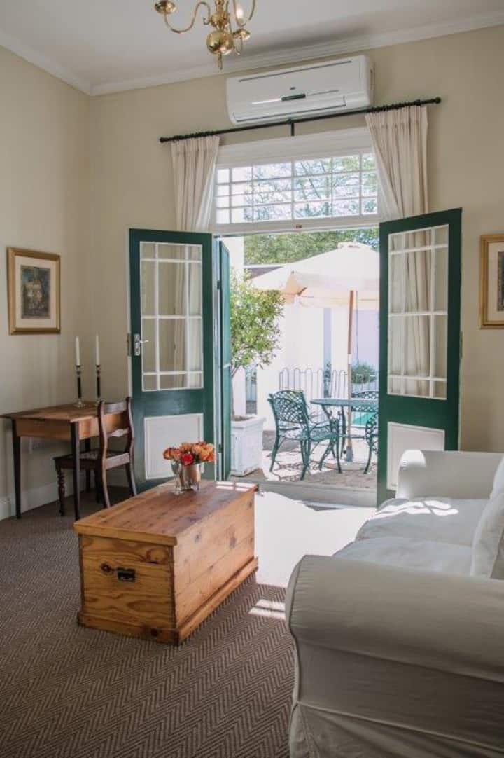 Karoo House Collection - 54 Middle - Graaff-Reinet