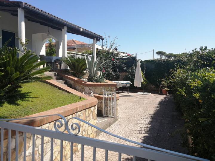 Lussuosa Villa Baia Domizia Centro - Baia Domizia