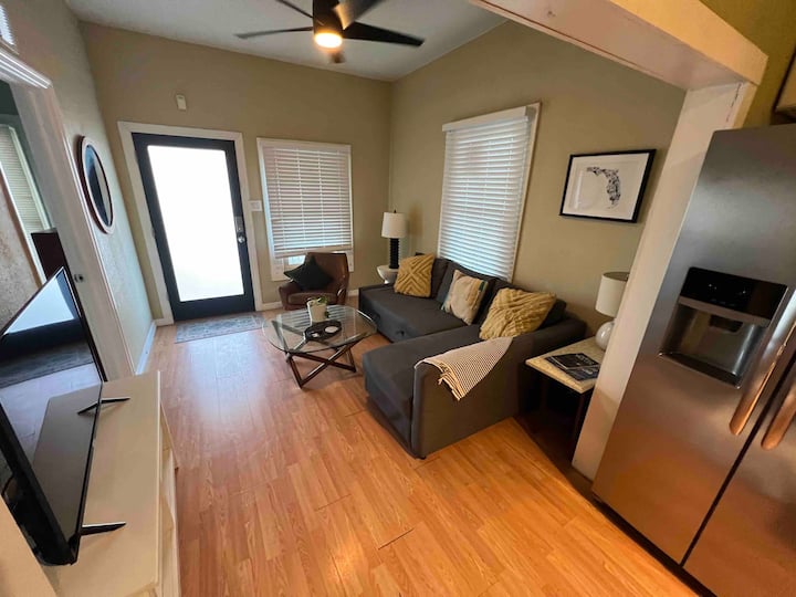 5 Blocks To 7th Ave Or 5 Minute Drive To Downtown - Tampa, FL