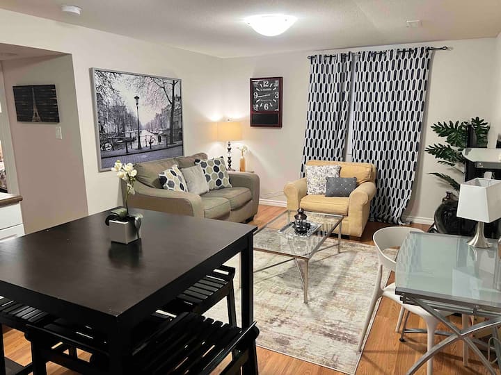 Blissful Retreat - Couples Getaway Lodge - Saskatoon