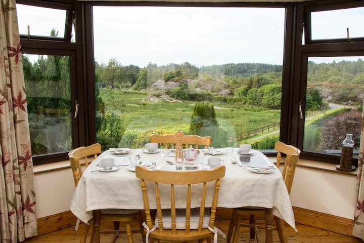 Mountain View 1 - Small Double Room En Suite - Kenmare