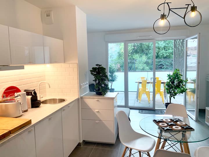 T2 Design Neuf 37m2 + Terrasse 8m2 + Parking Mtp - Montpellier