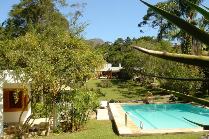 Linda Casa 9000m2 De Jardins Lazer E Wifi - Teresópolis