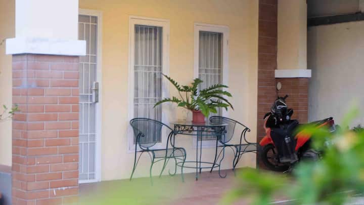 Beneït - Pet Friendly Studio House In Sentul City - Bogor