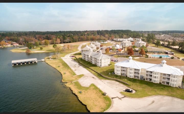 Lake Conroe Vacation Rentals & Homes - Texas, United States | Airbnb