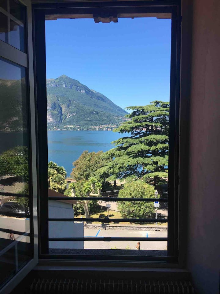 Superba Vista Lago Di Como-free Private Parking - Varenna