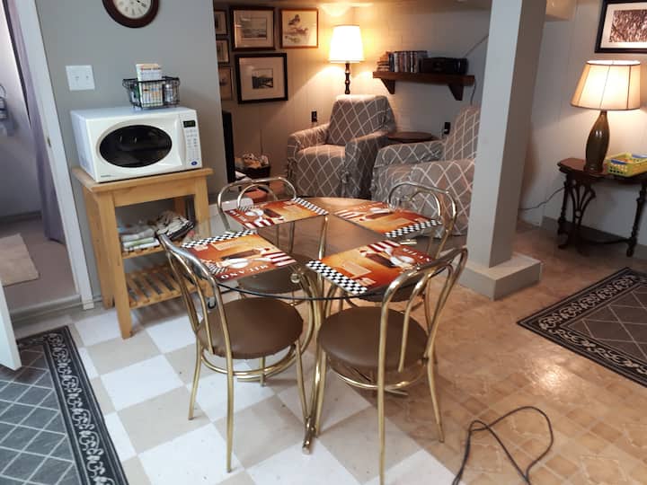Stay 1-4 Mths, Affordable, Clean, Central, Wifi - Kingston