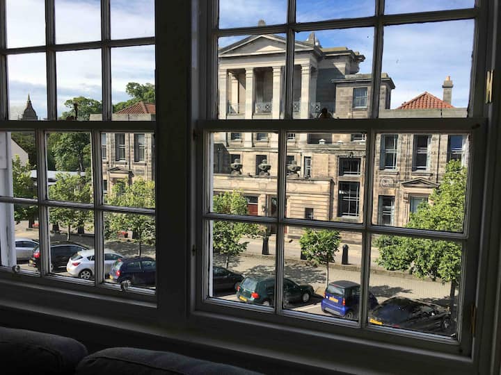 Perfectly Situated North Street Flat, St. Andrews - Saint Andrews