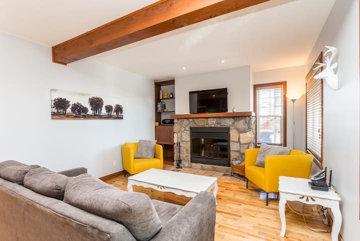 Condo Avec Vue Sur La Montagne, Accès Au Lac, Bbq - Laurentides