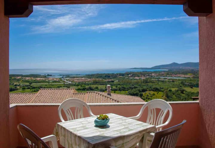 Comfortable Apartment With Ocean View - Budoni