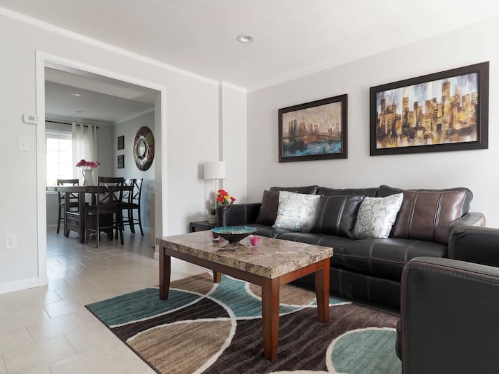Charming Sup. Clean 2 Levels Townhouse, Up Graded! - Baltimore/Washington Airport (BWI)