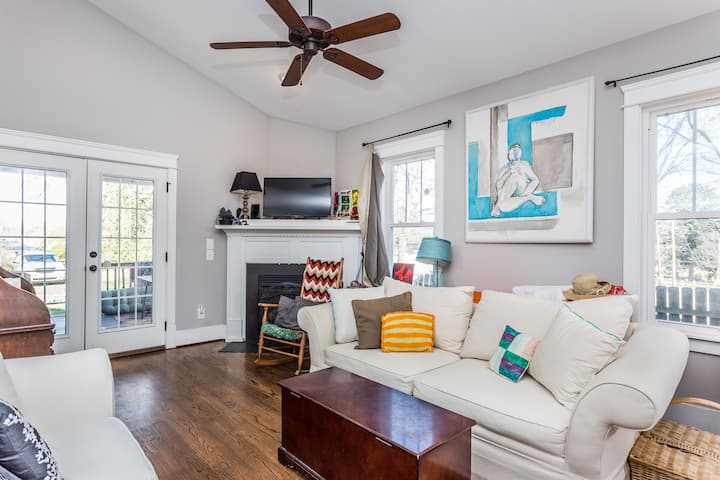 Walk To Downtown From This 2 Bedroom Duplex. - Raleigh, NC