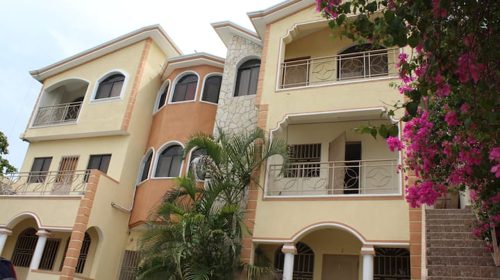 Residence Fadhili Du Perpetuel Secours Guesthouse - Port-au-Prince