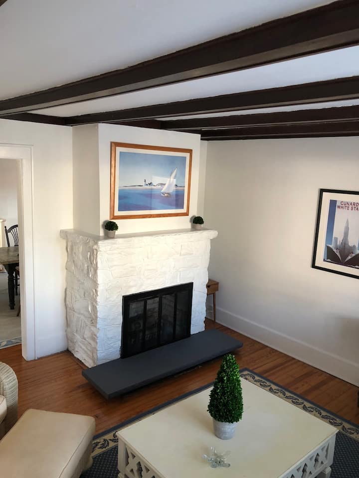 Classic Bay Head Beach House Getaway - Bay Head, NJ