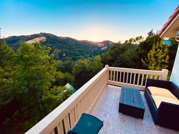 Bright, Open, Family Home In The Heart Of Topanga - Calabasas, CA