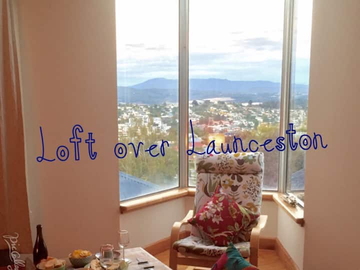 Loft Over Launceston - Launceston