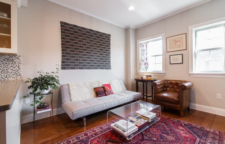 Stylish Williamsburg 1br W/ Roof Deck - Brooklyn, NY