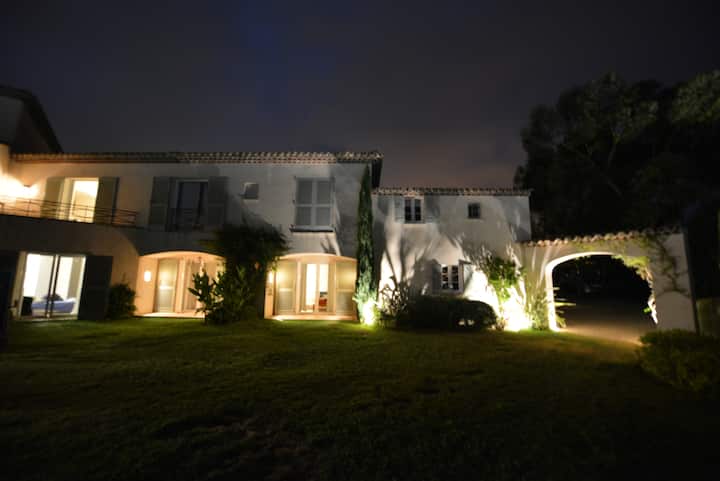 Dream Place By The Sea, Beach And Tennis Court - Roquebrune-sur-Argens