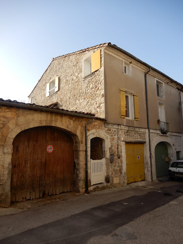 Belle Maison De Village, Spacieuse, Sans Vis à Vis - Saint-Guilhem-le-Désert