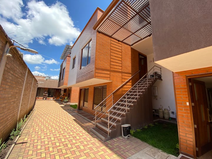Hermoso Apartamento  En Zona Exclusiva Y Buena Ubi - Cuenca, Ecuador