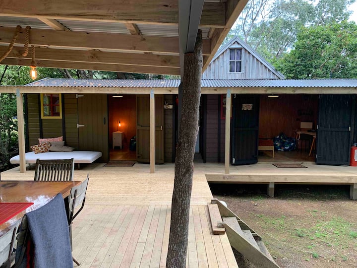 Kawau Cabins & Caravan - Matakana