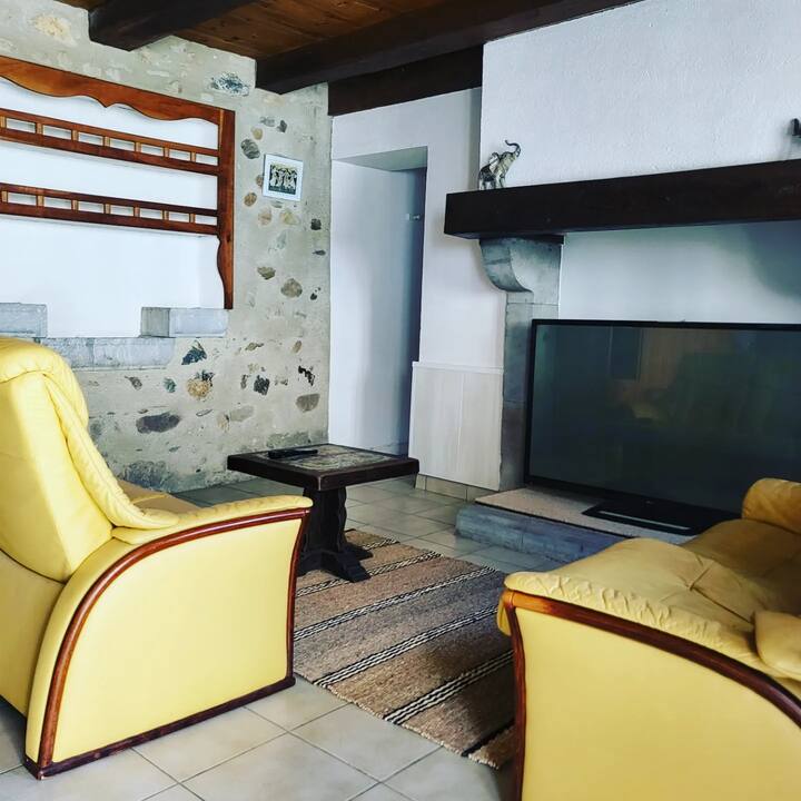 12 Chambres Spacieuses, Accès Piscine-jacuzzi - Lannemezan