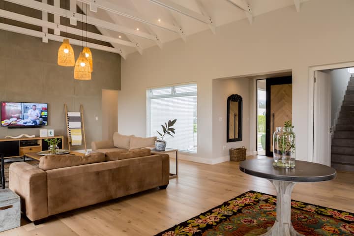 Modern Family Style With Beautiful Mountain Views - George