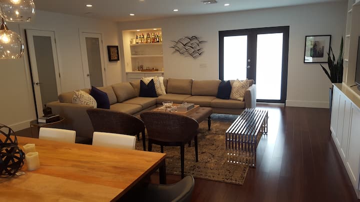 Modern Tropical Resort Style Living! - Pompano Beach, FL