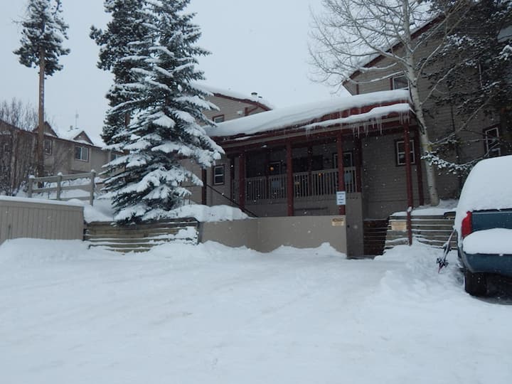 Central&serviced Ski-in Stay With Jacuzzi And Pool - Winter Park, CO