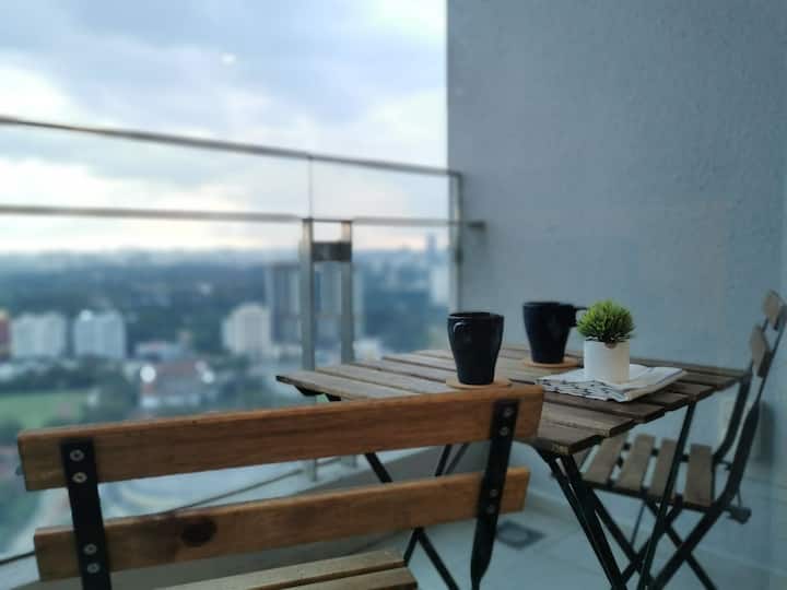 Luxury Honeymoon Suite With Balcony At High Floor - Kuala Lumpur