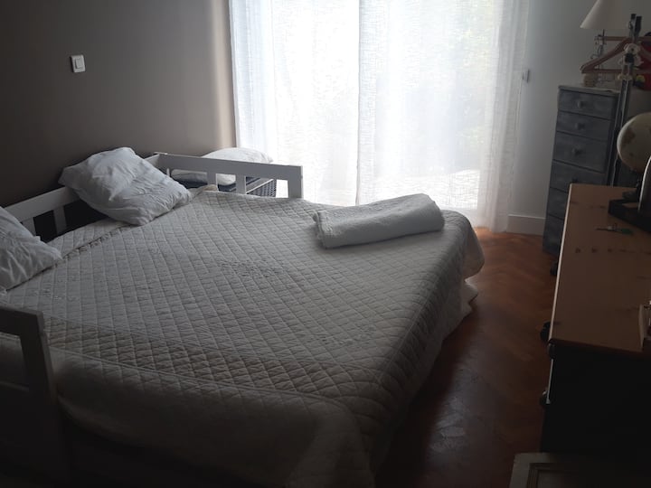 Chambre Avec Accès Jardin Dans Joli Appartement. - Cagnes-sur-Mer
