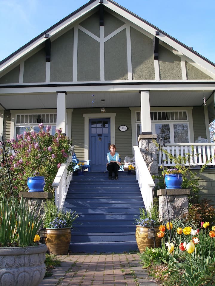 One Person-bedroom Suite In Victoria Heritage Home - Victoria